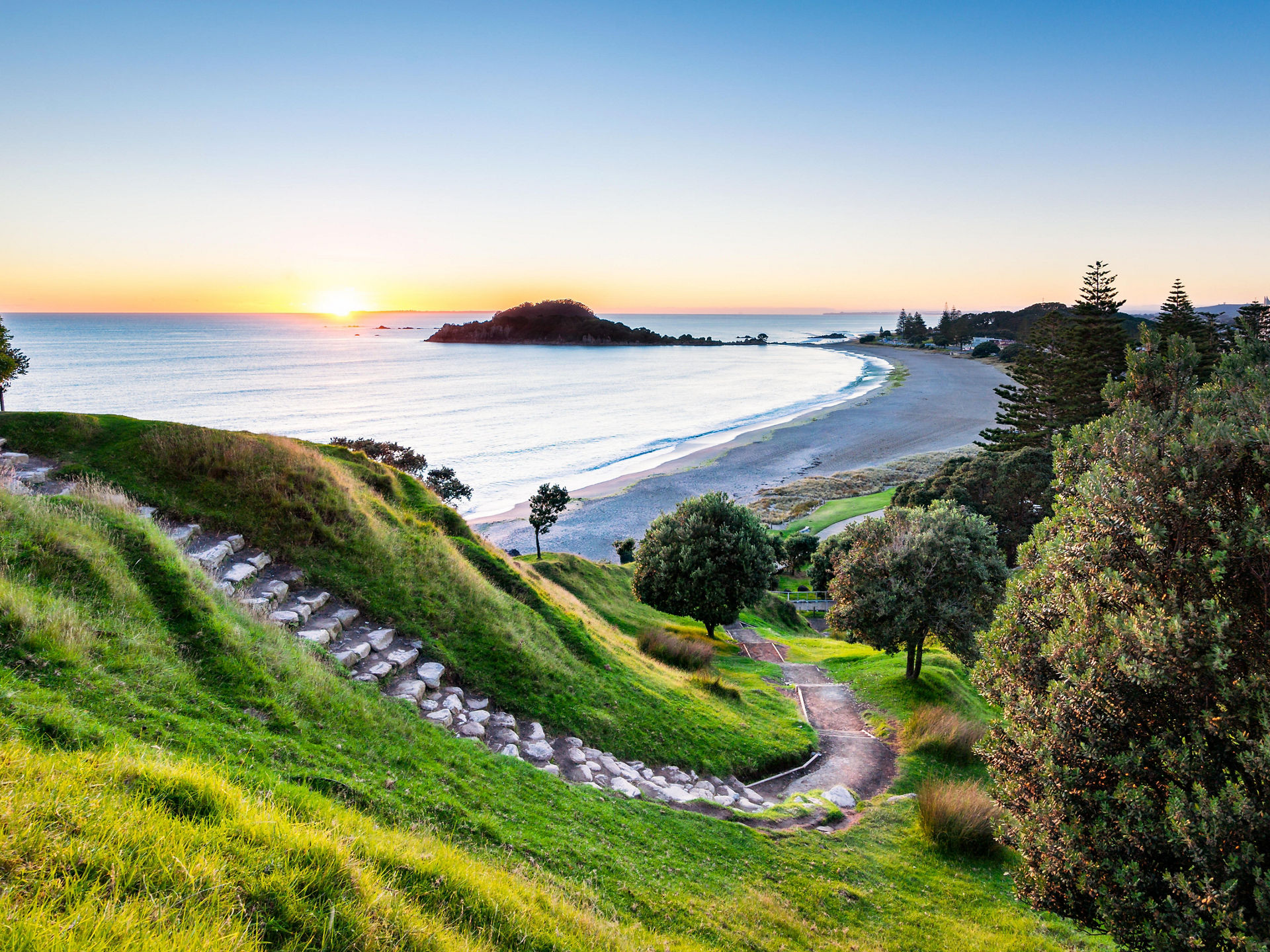 Explore New Zealand's Bay of Plenty with local guide Graeme Crossman ...